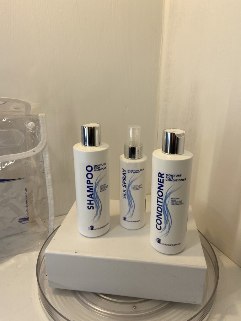 Wig care products. 100 – Wigbank