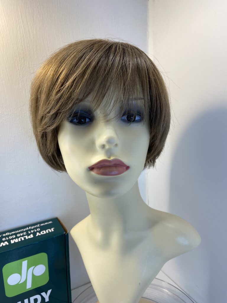 Judy plum short brown boxed wig. Bbrms702 – Wigbank