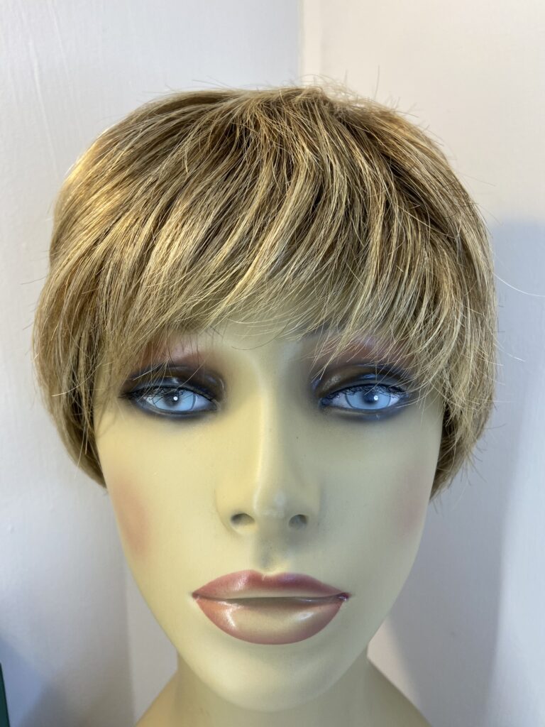 Boxed new blonde short wig. Bblss722 – Wigbank